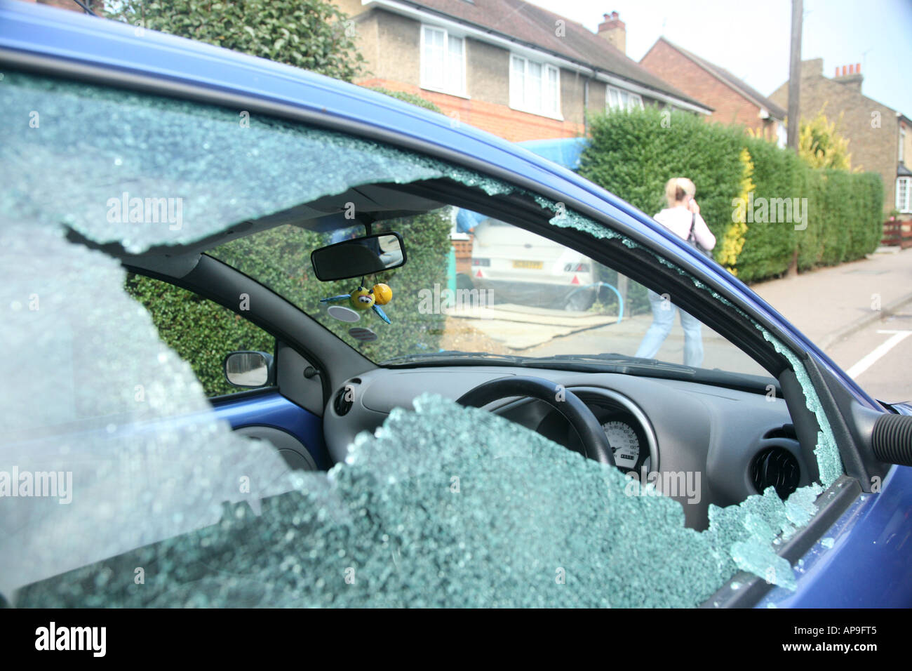 Smashed window on car Stock Photo - Alamy
