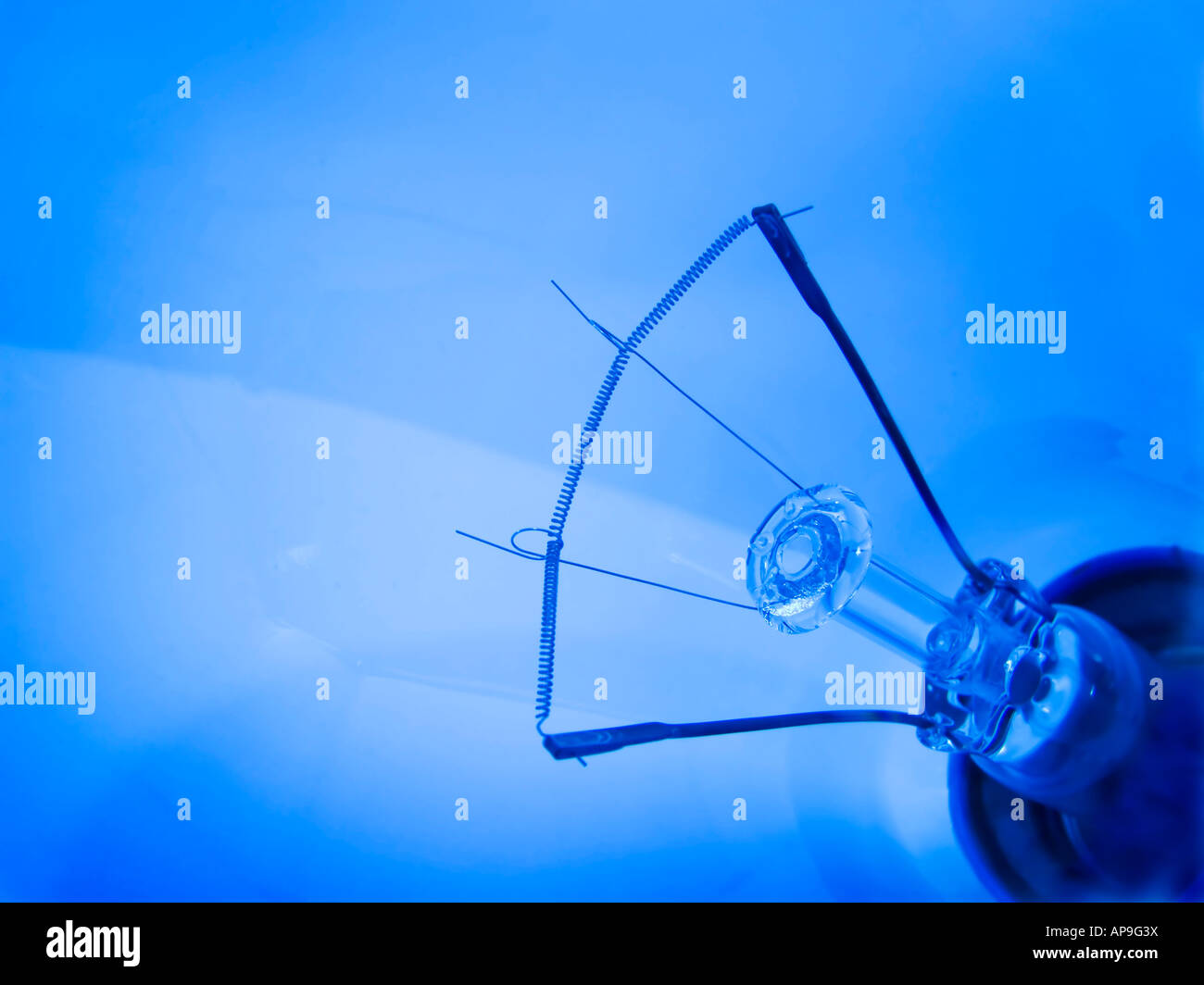 Close up of the filaments of daylight light bulb Stock Photo - Alamy