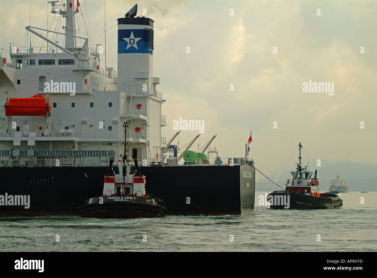 Turning ship around hi-res stock photography and images - Alamy