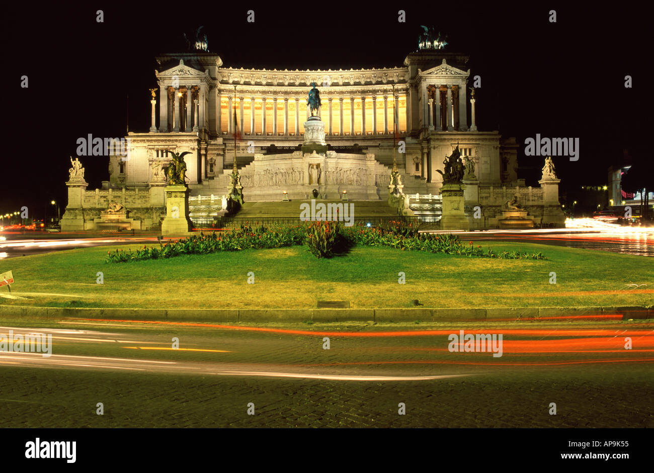 Piazza Venezia at night Rome Italy Stock Photo - Alamy