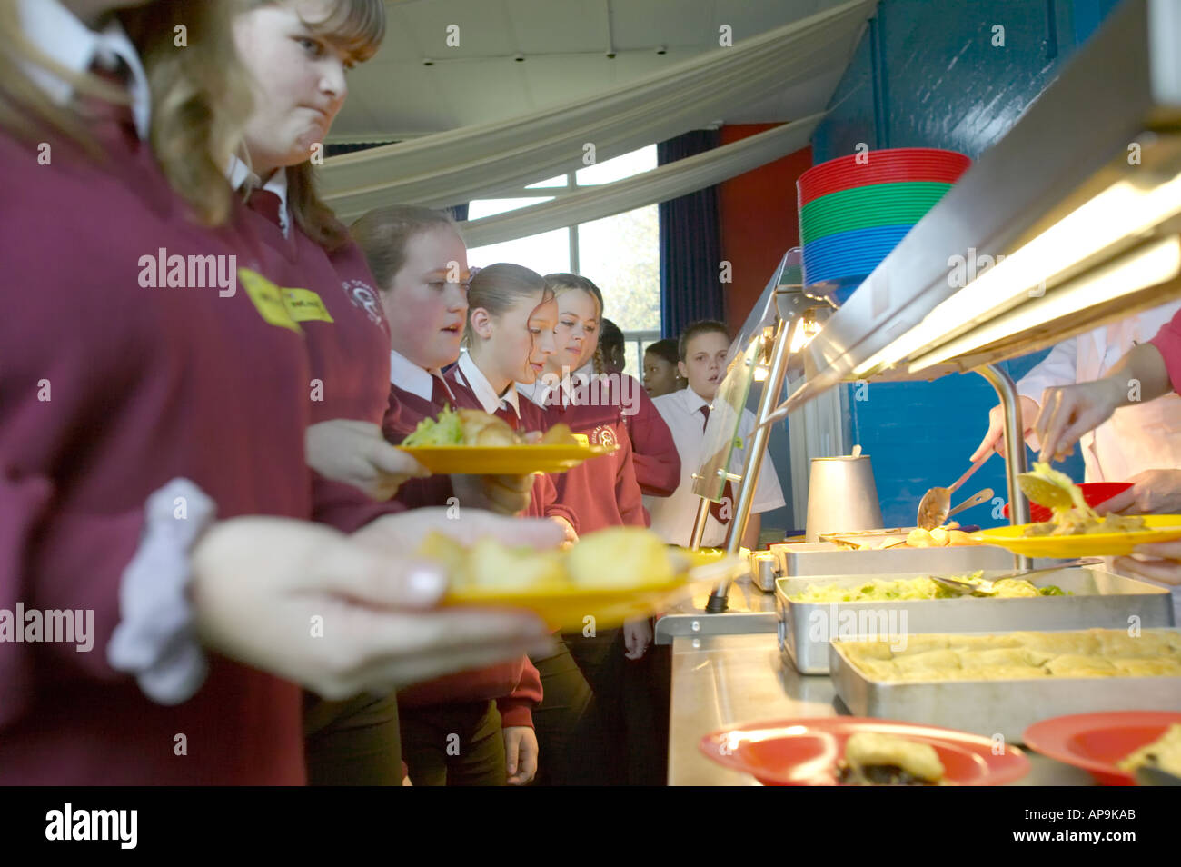 Queuing for school dinner hi-res stock photography and images - Alamy