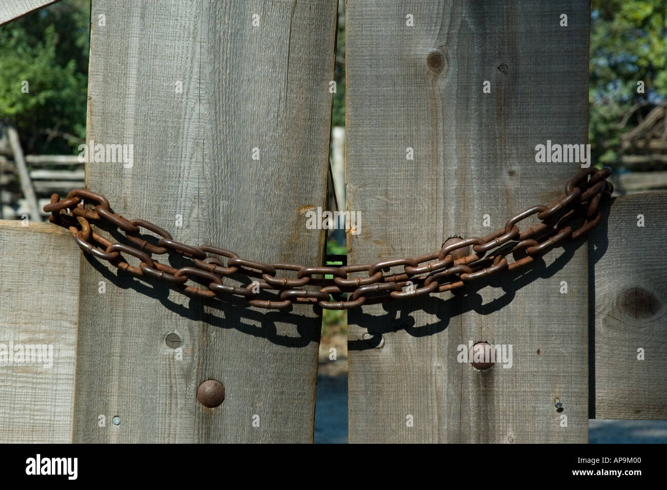 Welded chains hi-res stock photography and images - Alamy