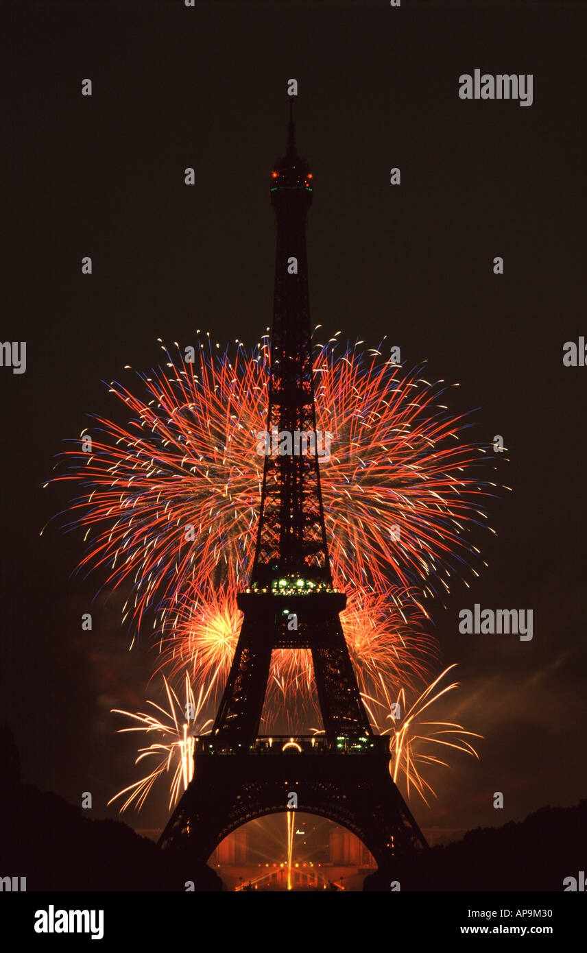 14 fireworks paris hi-res stock photography and images - Alamy