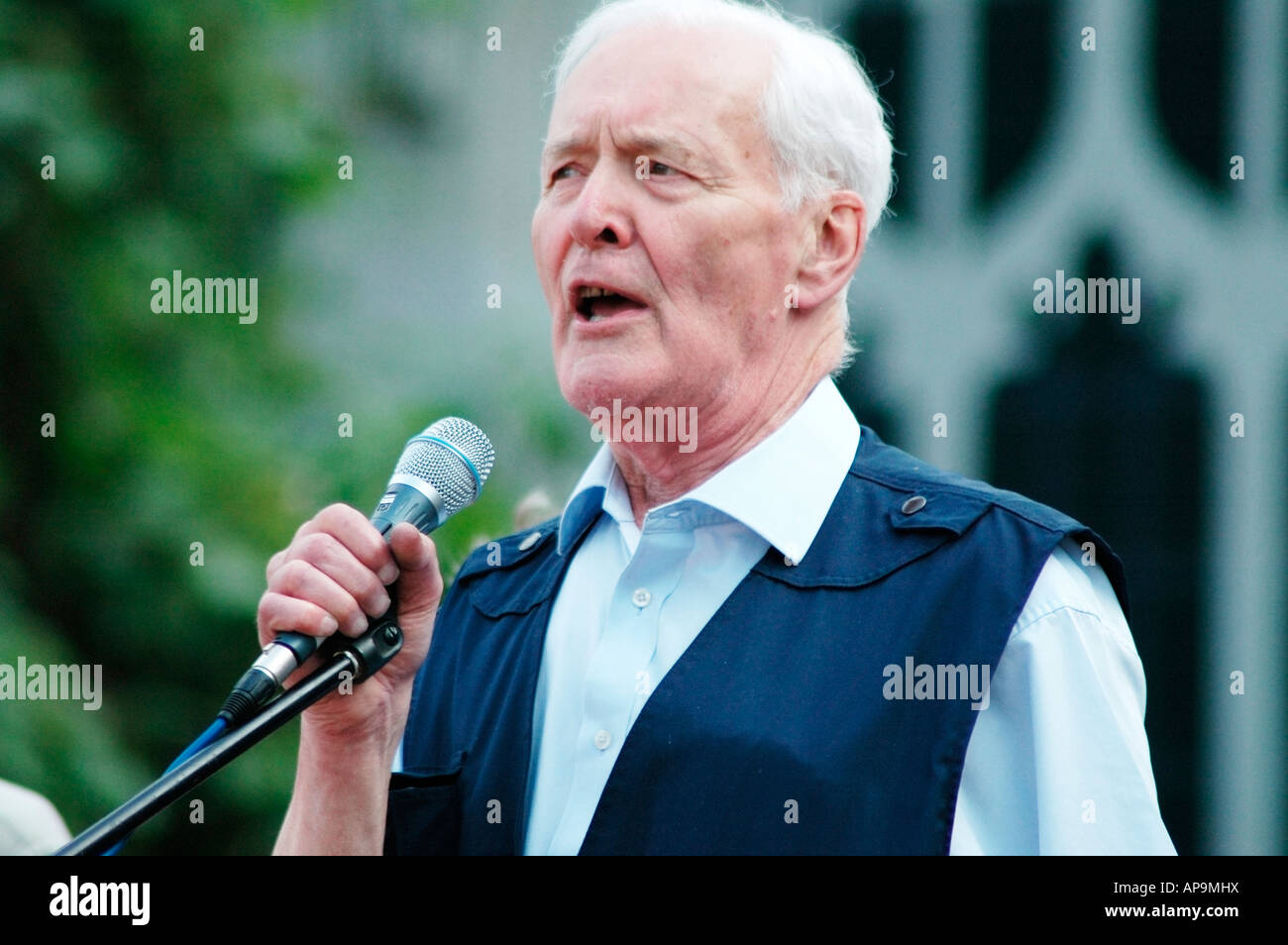 Tony benn mp hi-res stock photography and images - Alamy