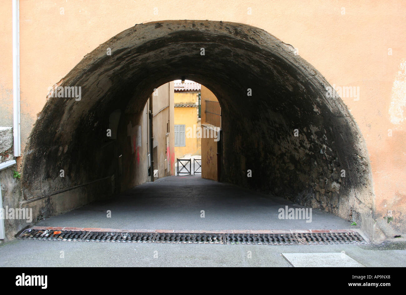 Grasse france arch hi-res stock photography and images - Alamy