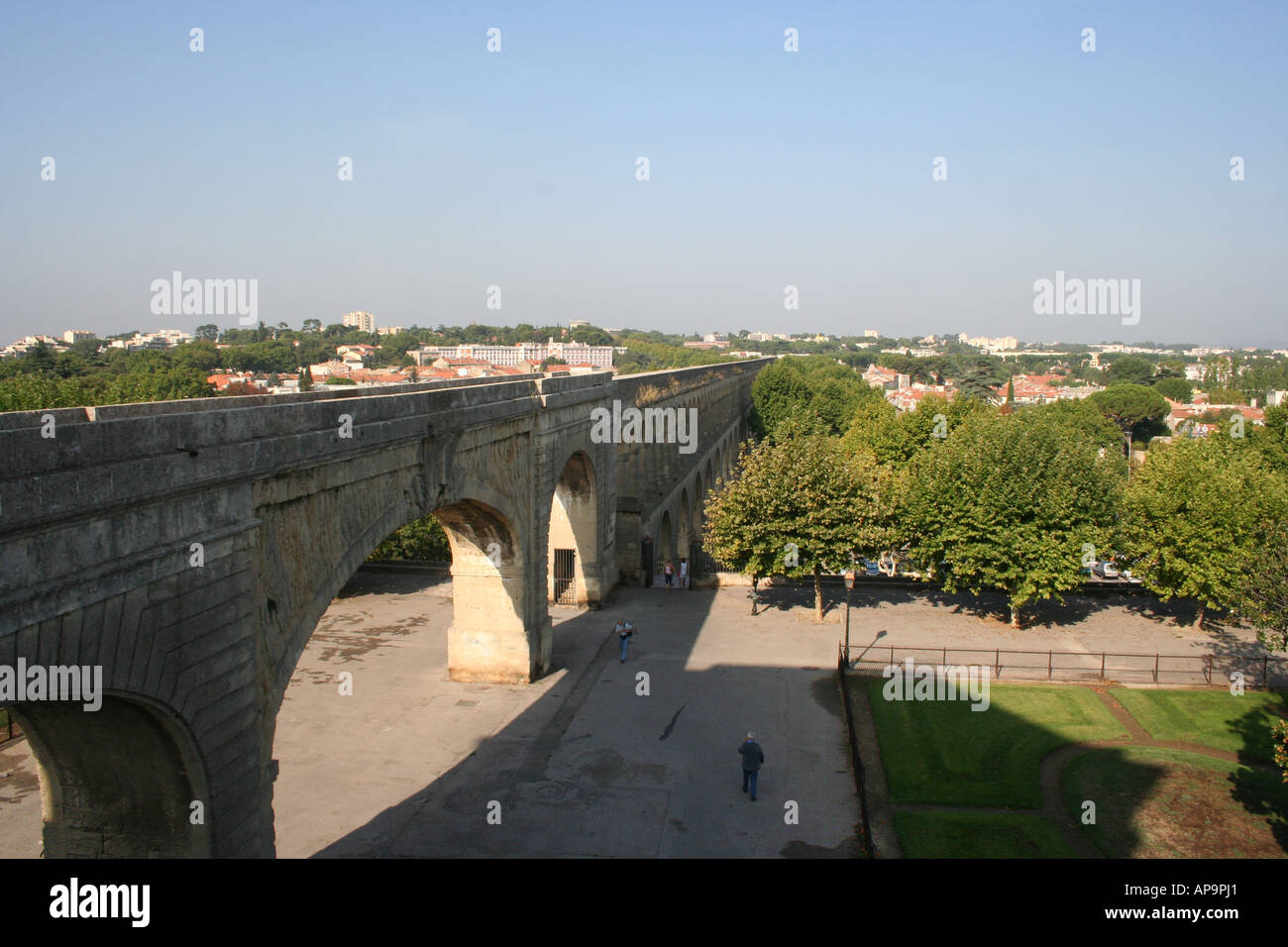 Montpellier aqueduct hi-res stock photography and images - Alamy