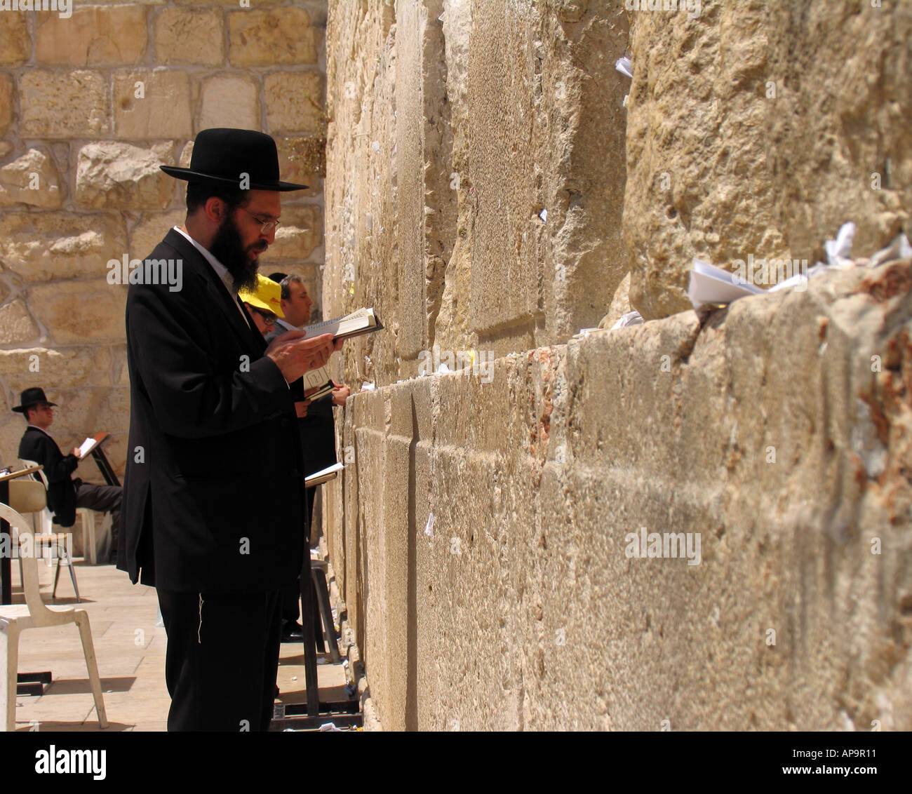 Man praying at the famous Western Wall The City of David, Jerusalem ...