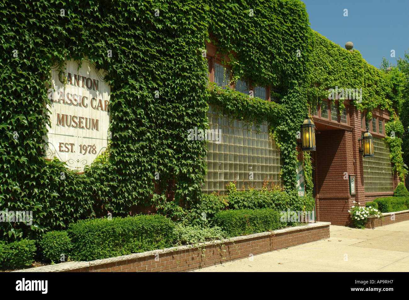 Historical images of great lakes region hi-res stock photography and ...