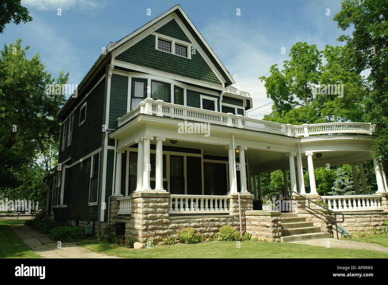 Home for the holidays campaign hi-res stock photography and images - Alamy