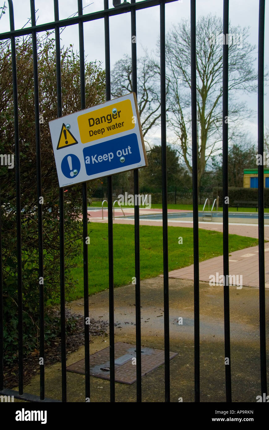 Hazard signs hi-res stock photography and images - Alamy