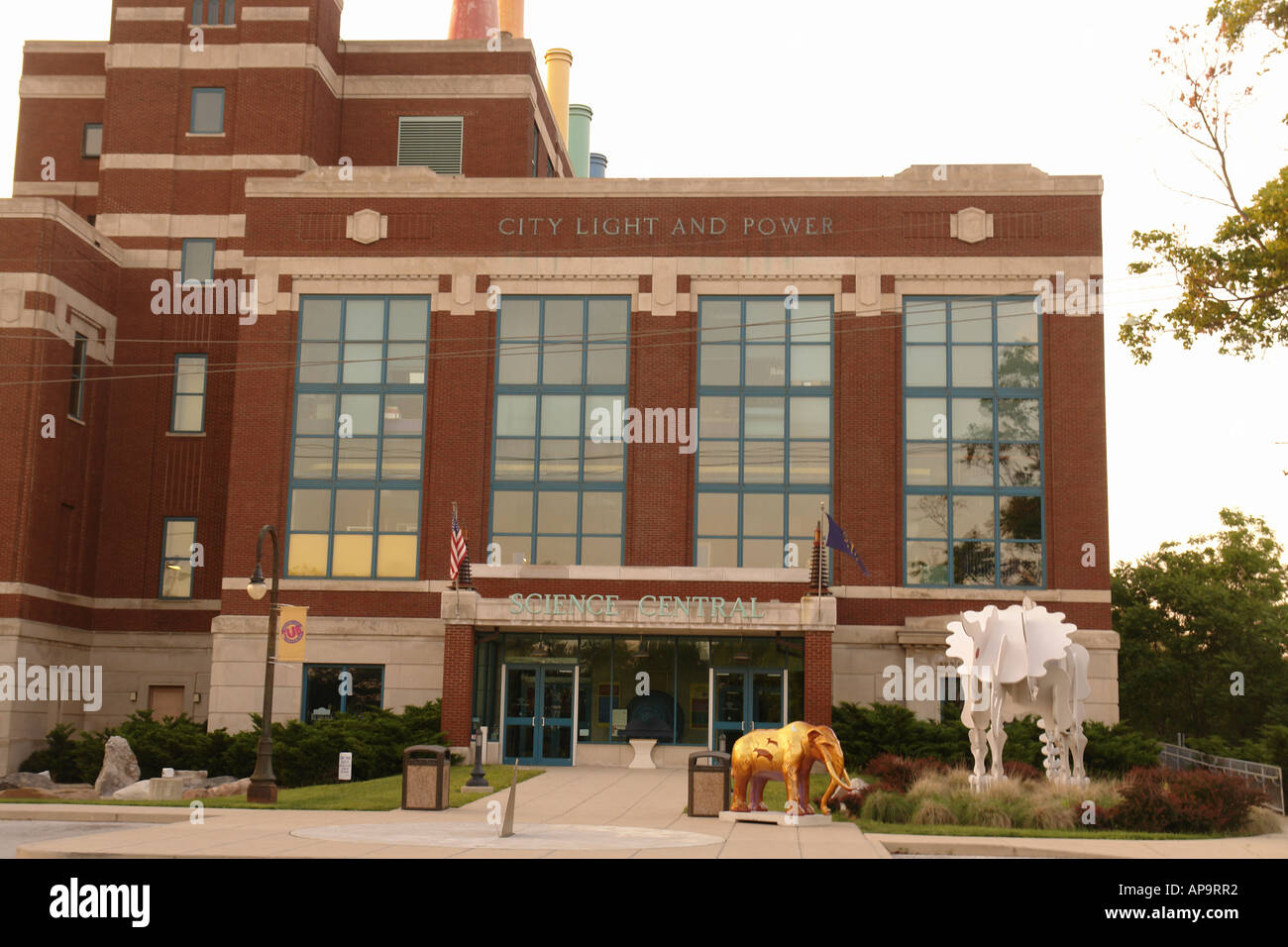 Center of science hi-res stock photography and images - Alamy
