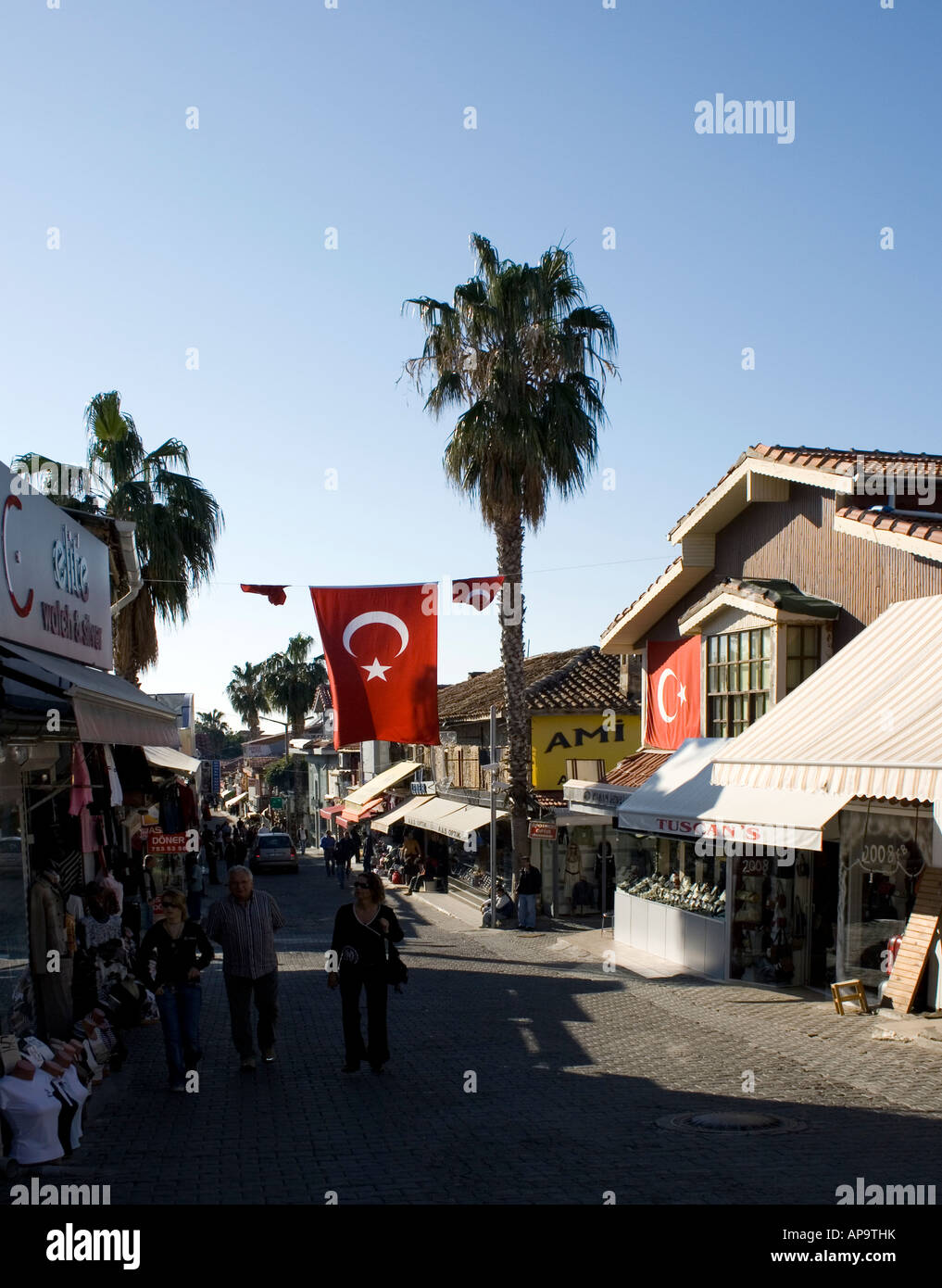 Shop side road hi-res stock photography and images - Alamy