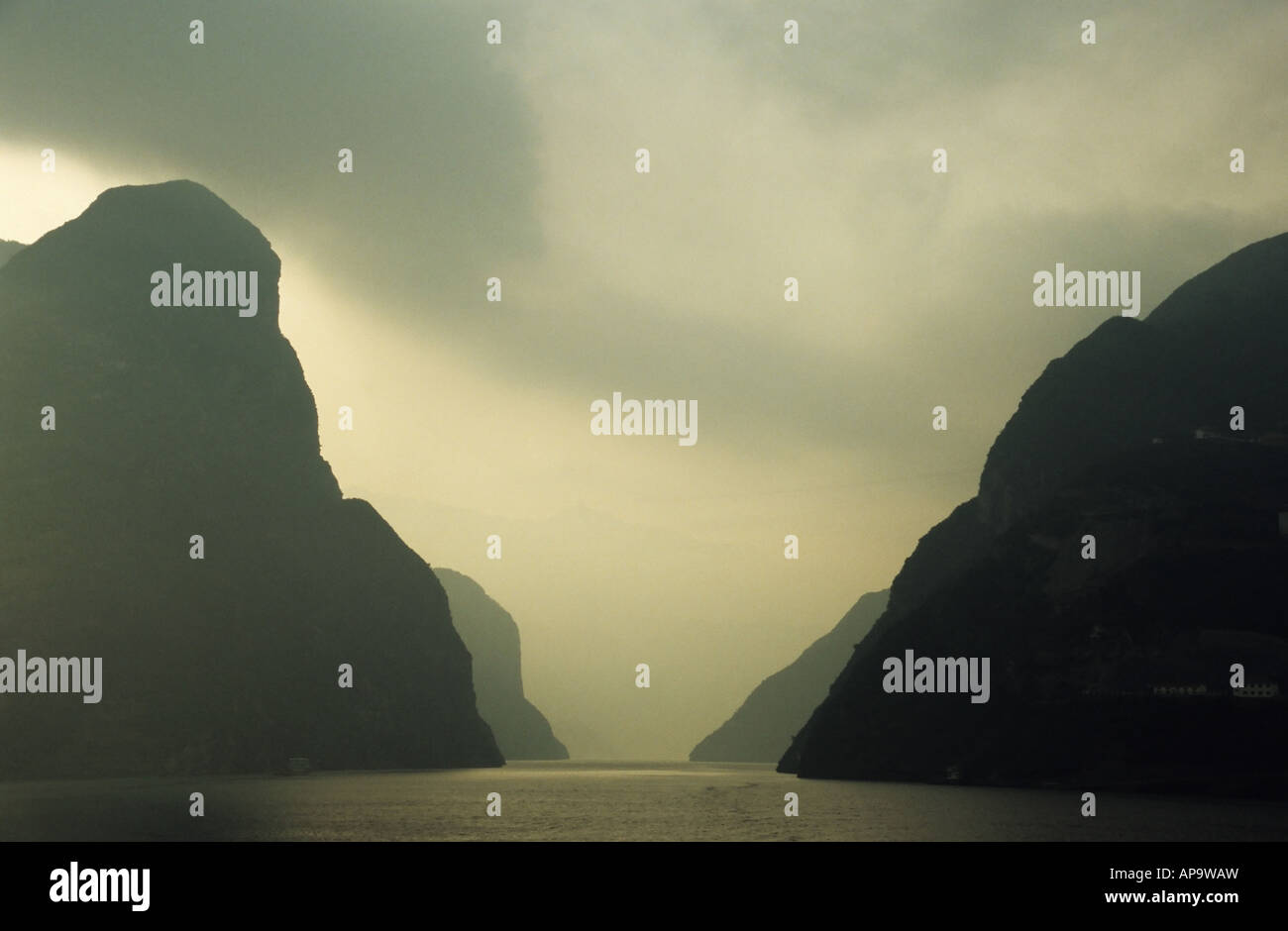 The cene perspective hi-res stock photography and images - Alamy