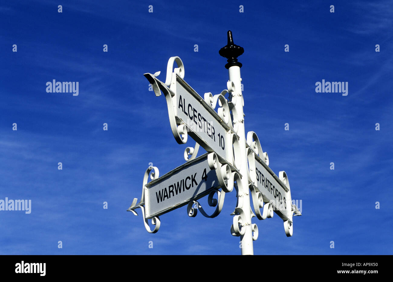 Queen Victoria memorial signpost, Norton Lindsey, Warwickshire, England ...
