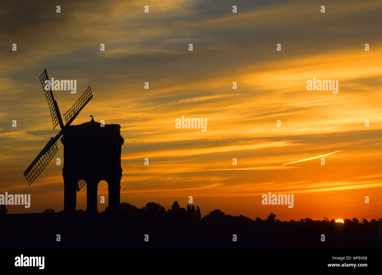 Chesterton Mill at sunrise, Warwickshire, England, UK Stock Photo - Alamy
