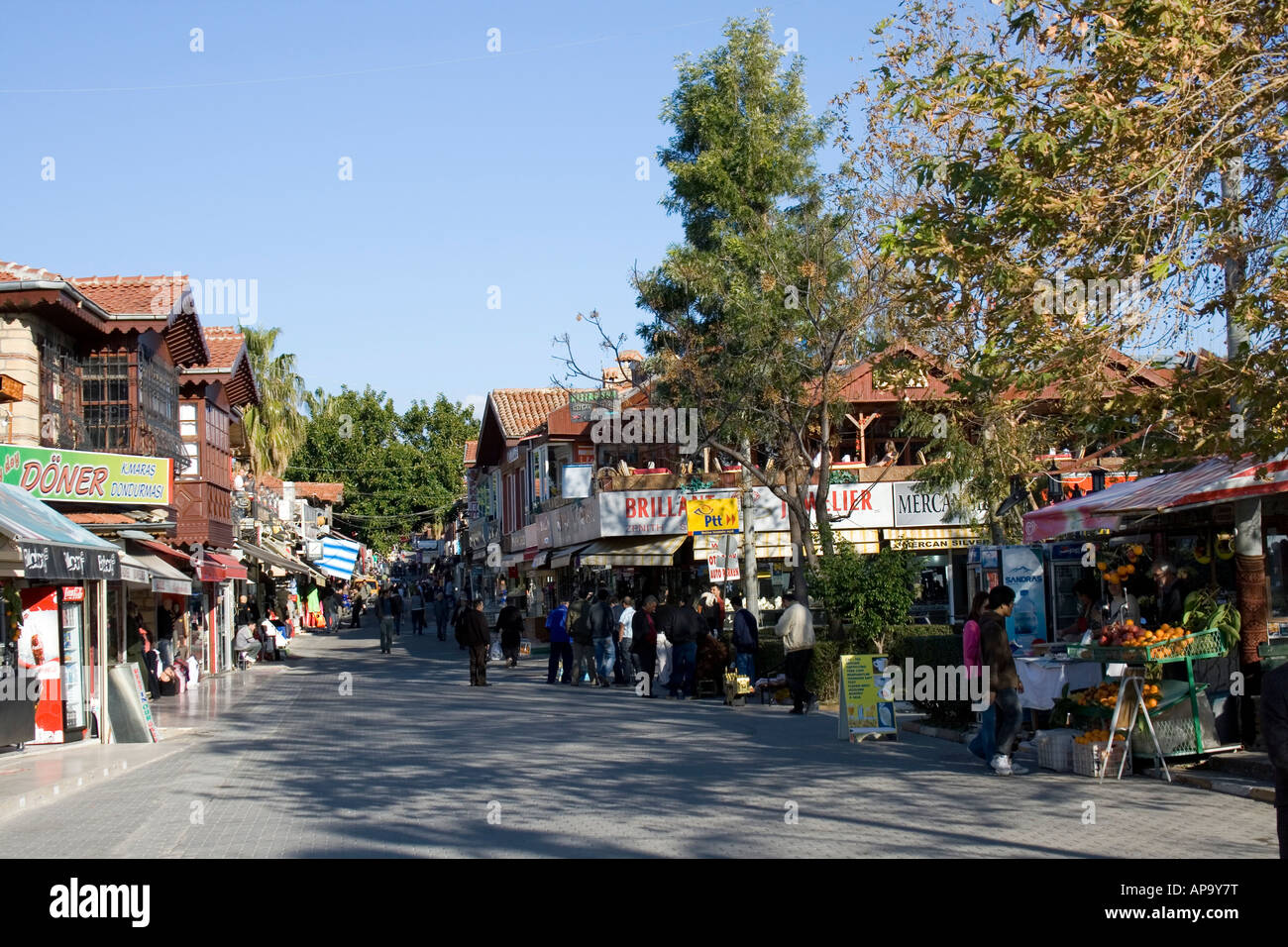 Road side shop hi-res stock photography and images - Alamy