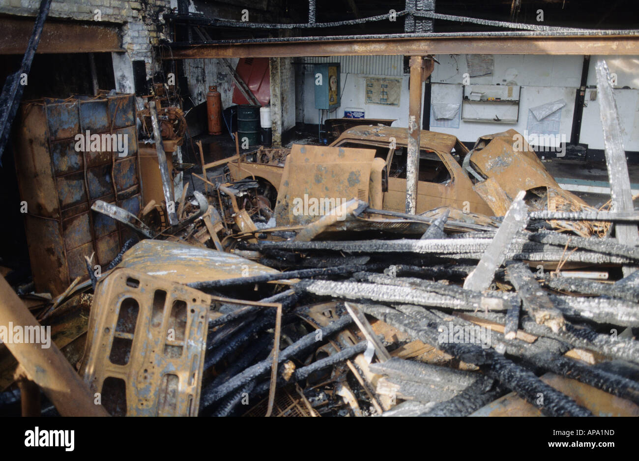 Fire damaged cars shop hi-res stock photography and images - Alamy