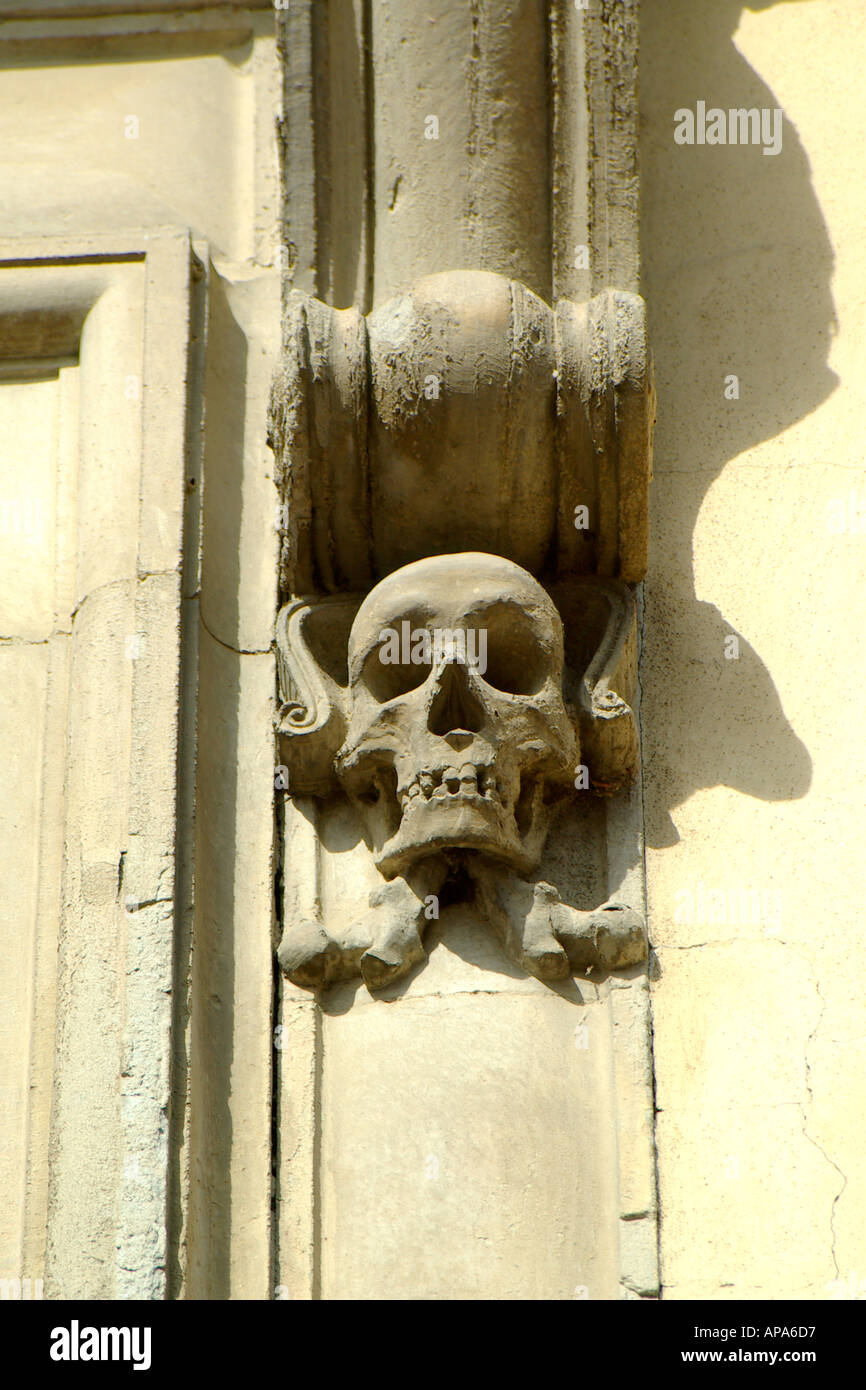 Medieval skull hi-res stock photography and images - Alamy
