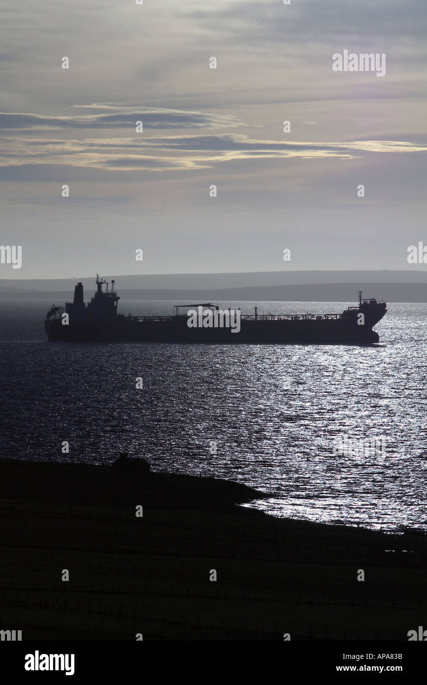 Super oil tanker hi-res stock photography and images - Alamy