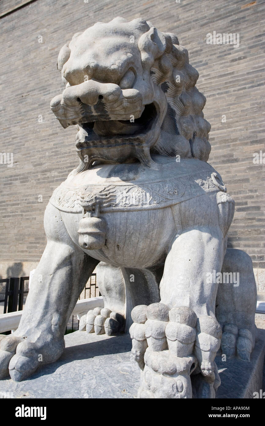 Stone Car vehicleved Lion Stock Photo - Alamy