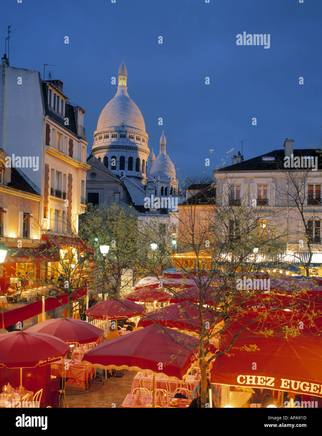 Sacre Coeur Place du Tertre Paris France Stock Photo - Alamy