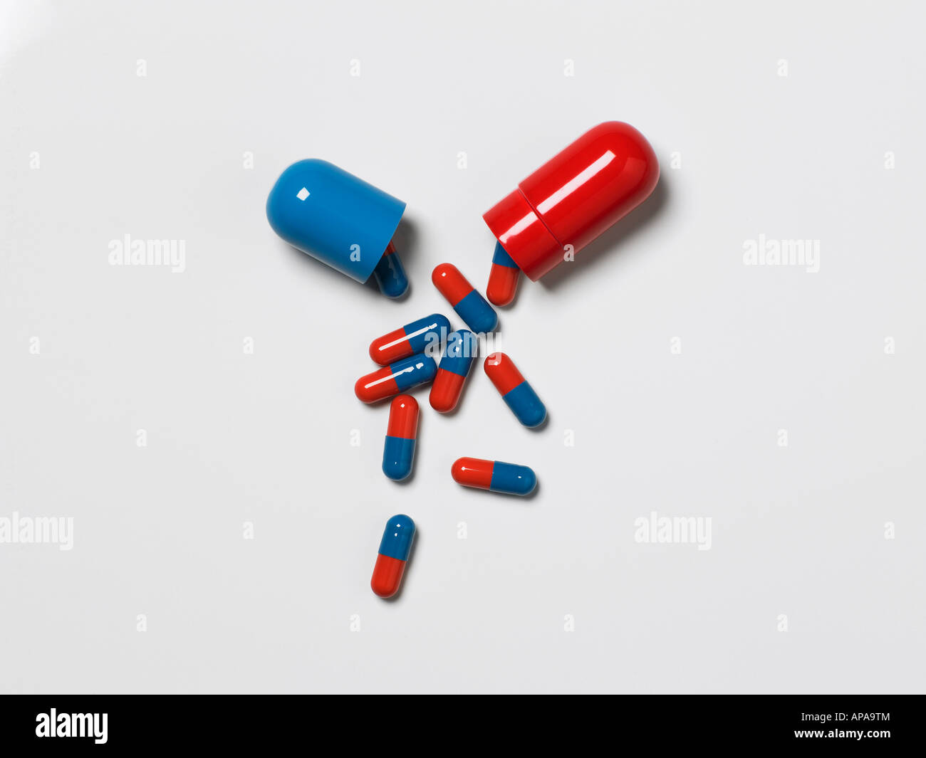 Blue red pill box hi-res stock photography and images - Alamy