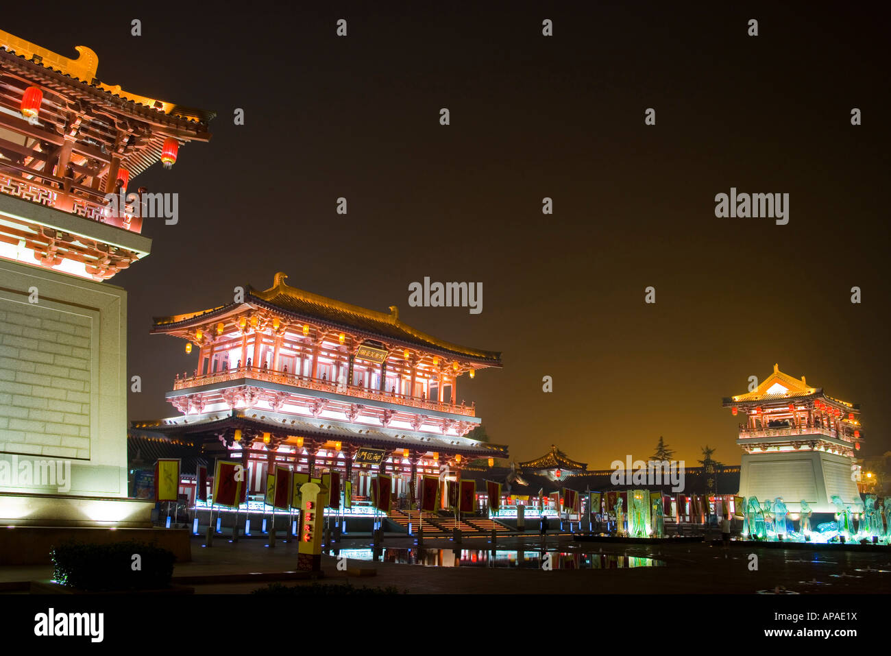 Night Scene of Tang Paradise Xi'an Stock Photo - Alamy