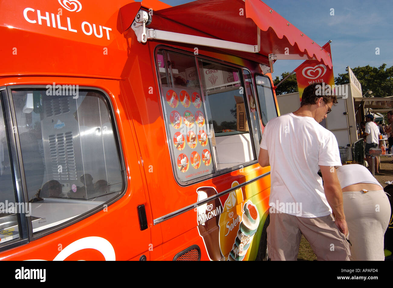 Food bank queue england hi-res stock photography and images - Alamy