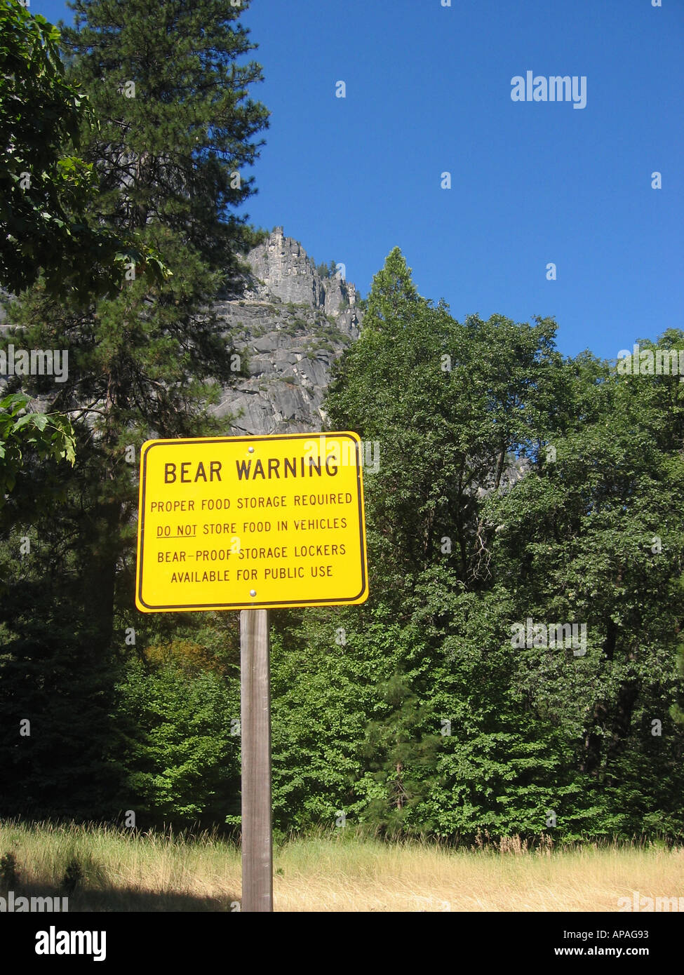 Bear warning sign in Yosemite National Park, California, USA Stock ...