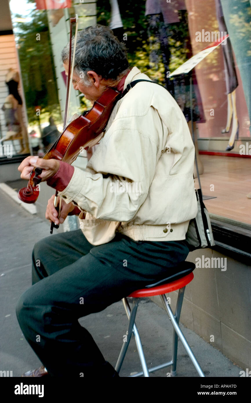 Outdoor concert blanket hi-res stock photography and images - Alamy