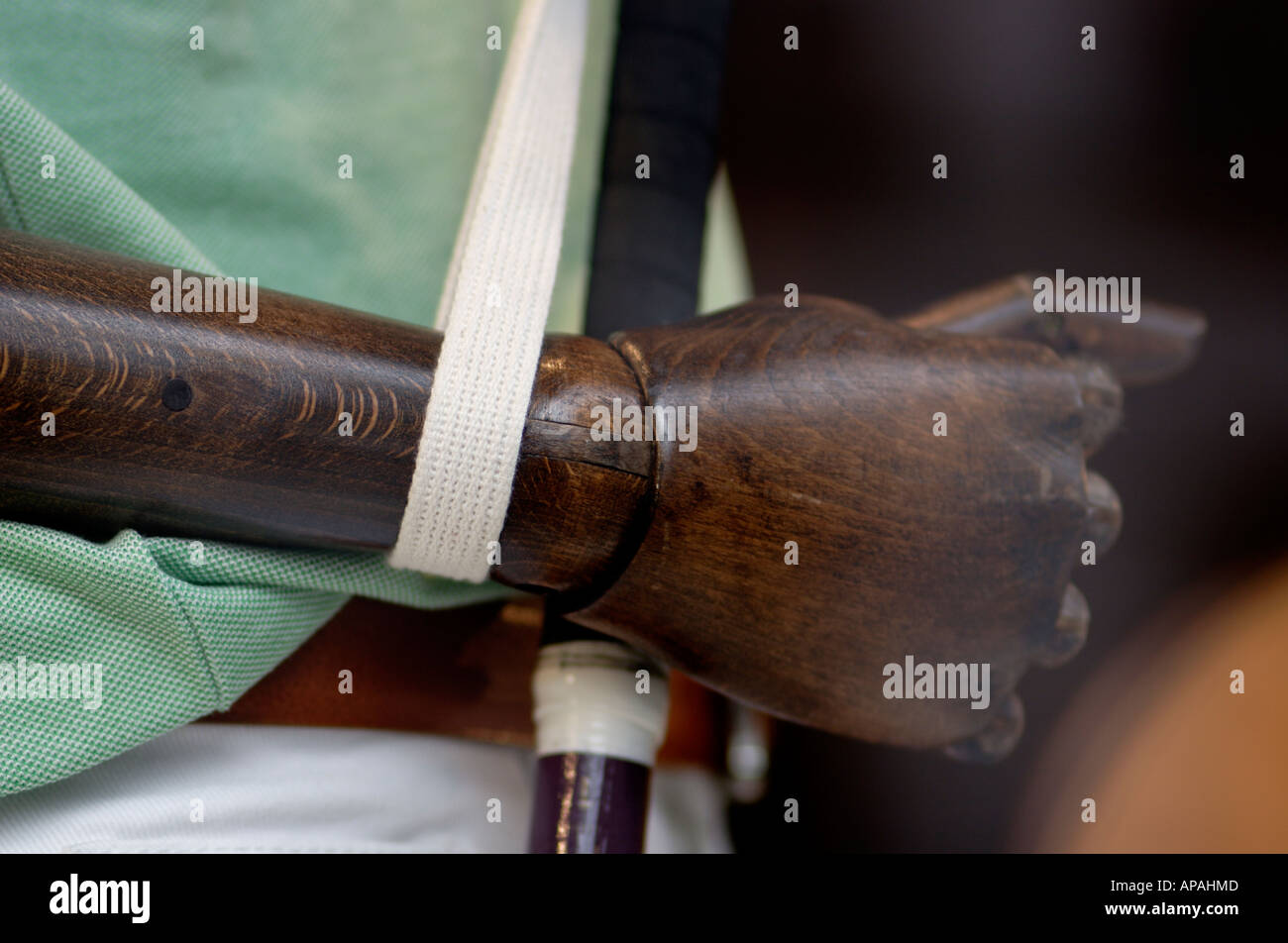 Broken shop window london hi-res stock photography and images - Alamy