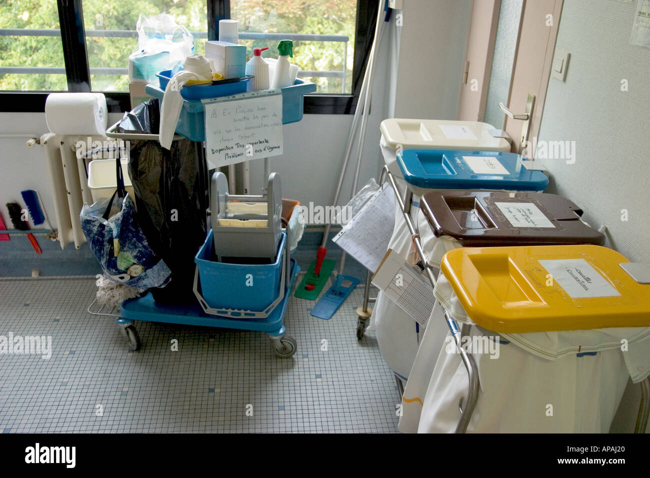 Hospital bins hi-res stock photography and images - Alamy