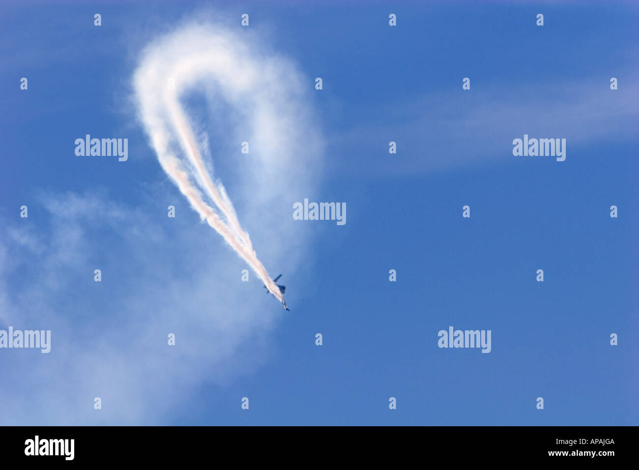 Belgian Air Force F-16AM fighting falcon jet high G turn full ...