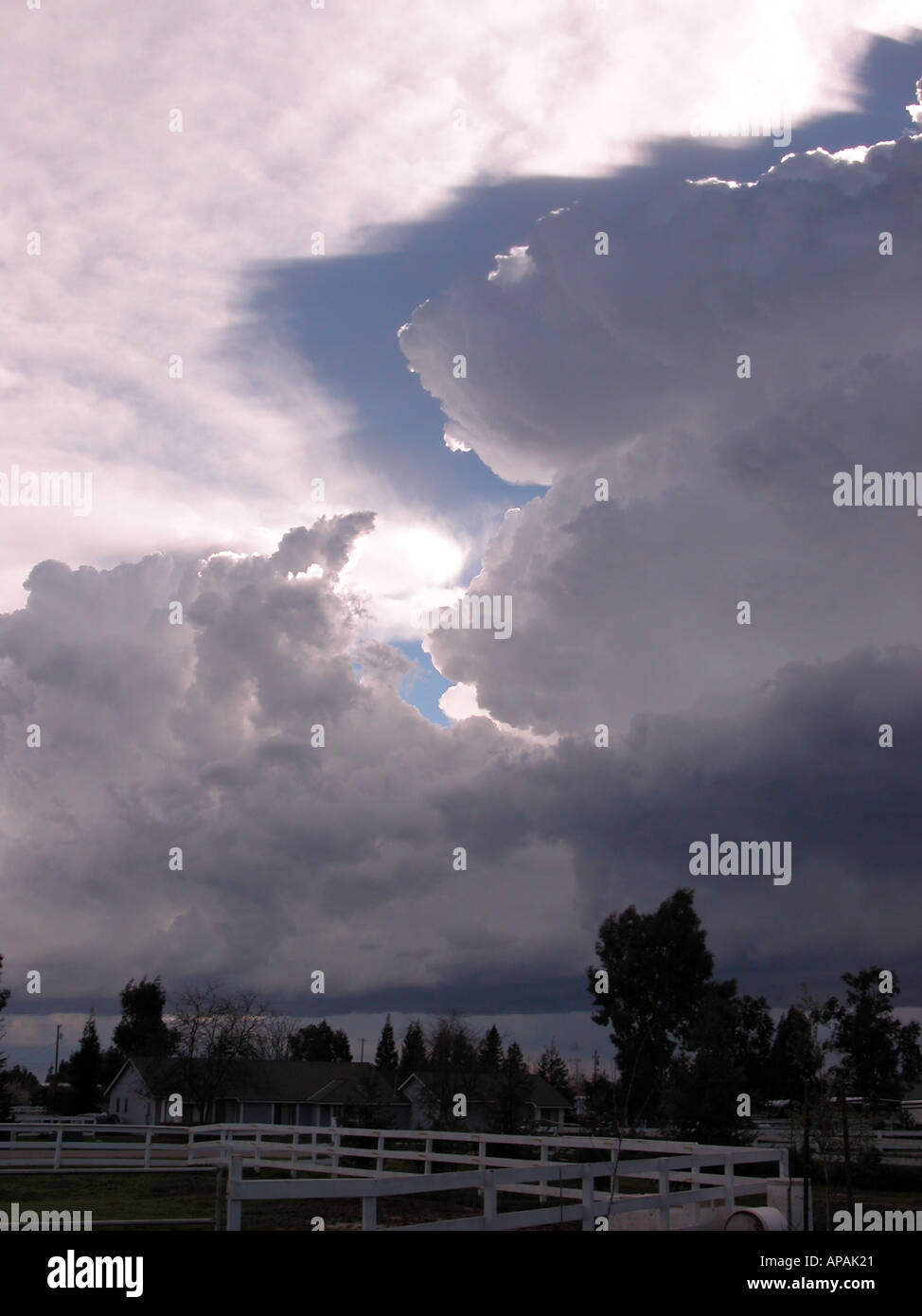 Rain cloud approaching hi-res stock photography and images - Alamy