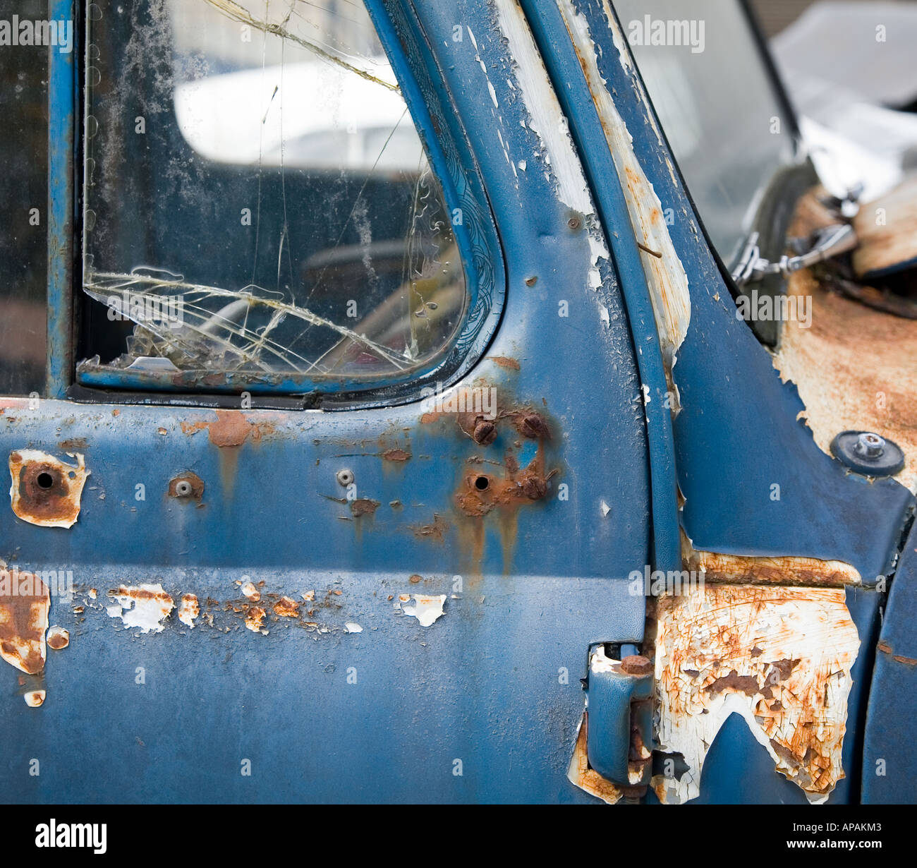 Car scrap yard hi-res stock photography and images - Alamy