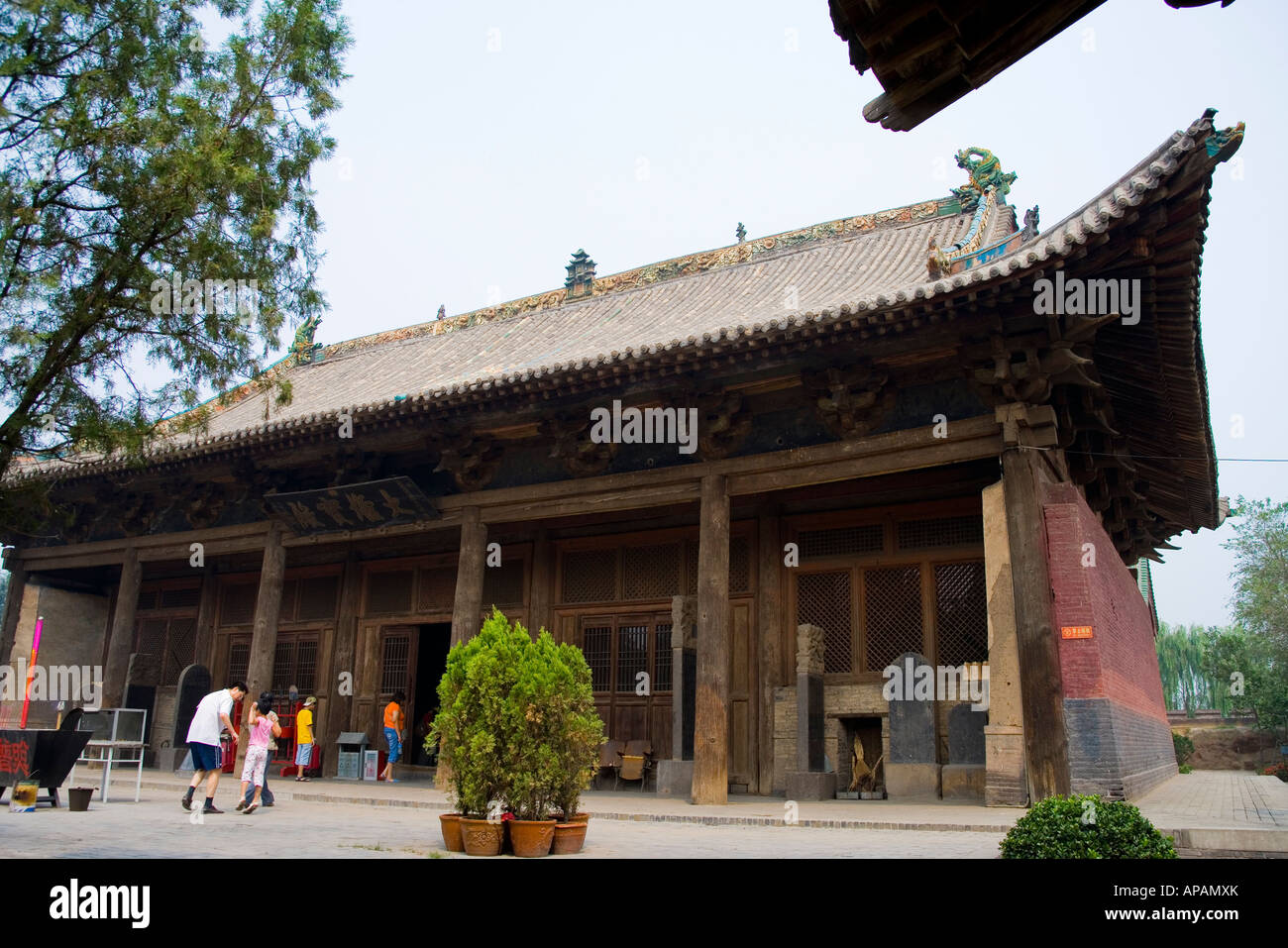Shuanglin temple hi-res stock photography and images - Alamy