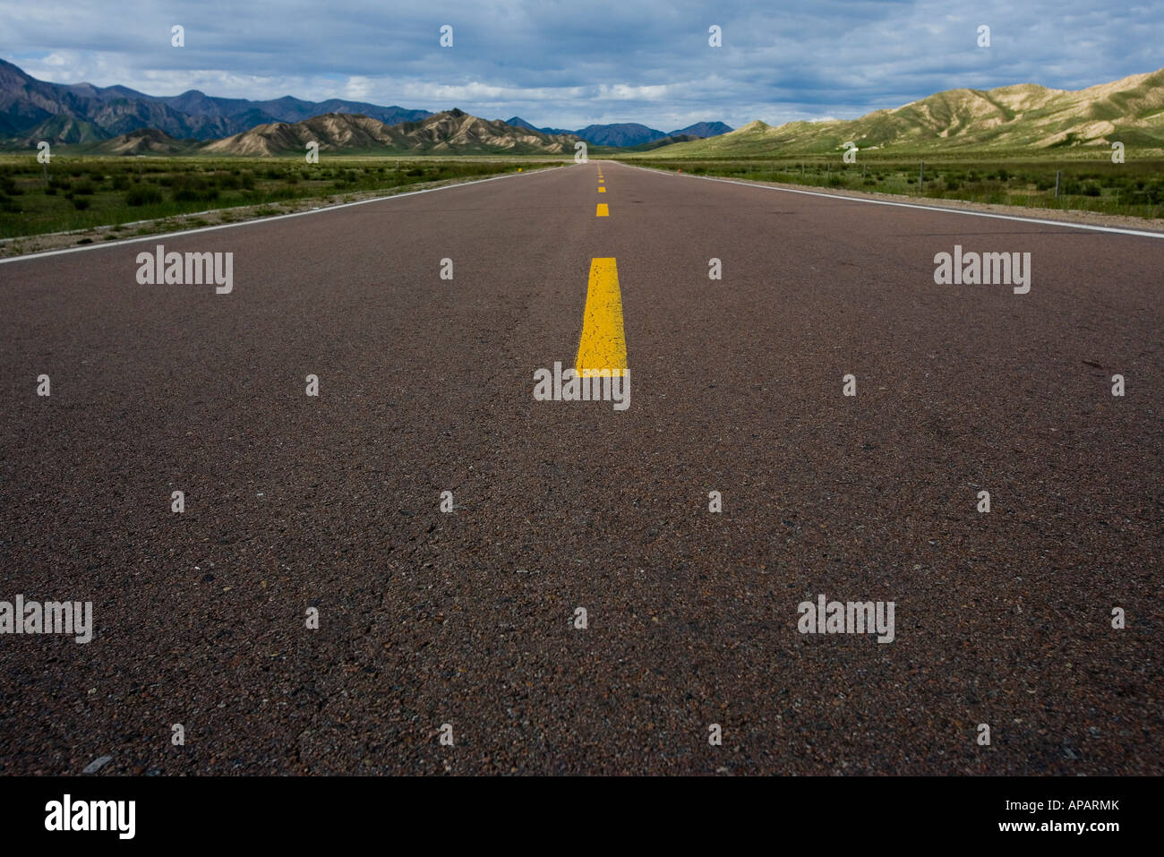 The Landscape along the road from Qinghai to Tibet Stock Photo - Alamy