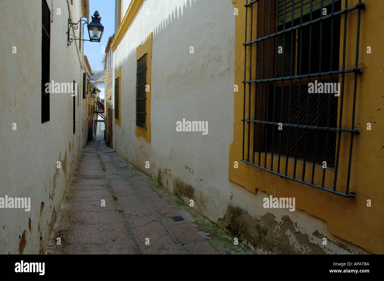Narrow passage in cordoba spain hi-res stock photography and images - Alamy