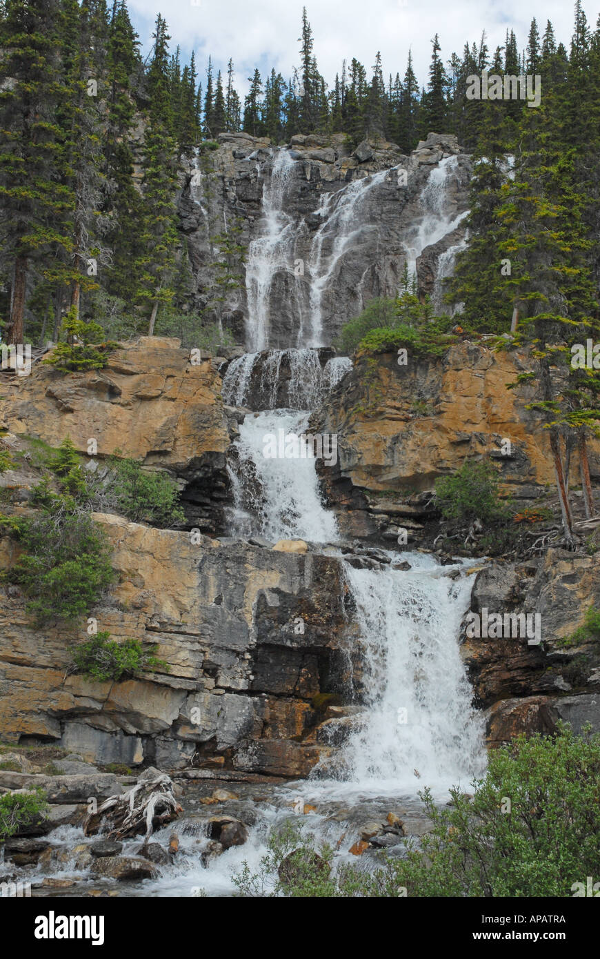 Waterfall plunges down a cliff hi-res stock photography and images - Alamy