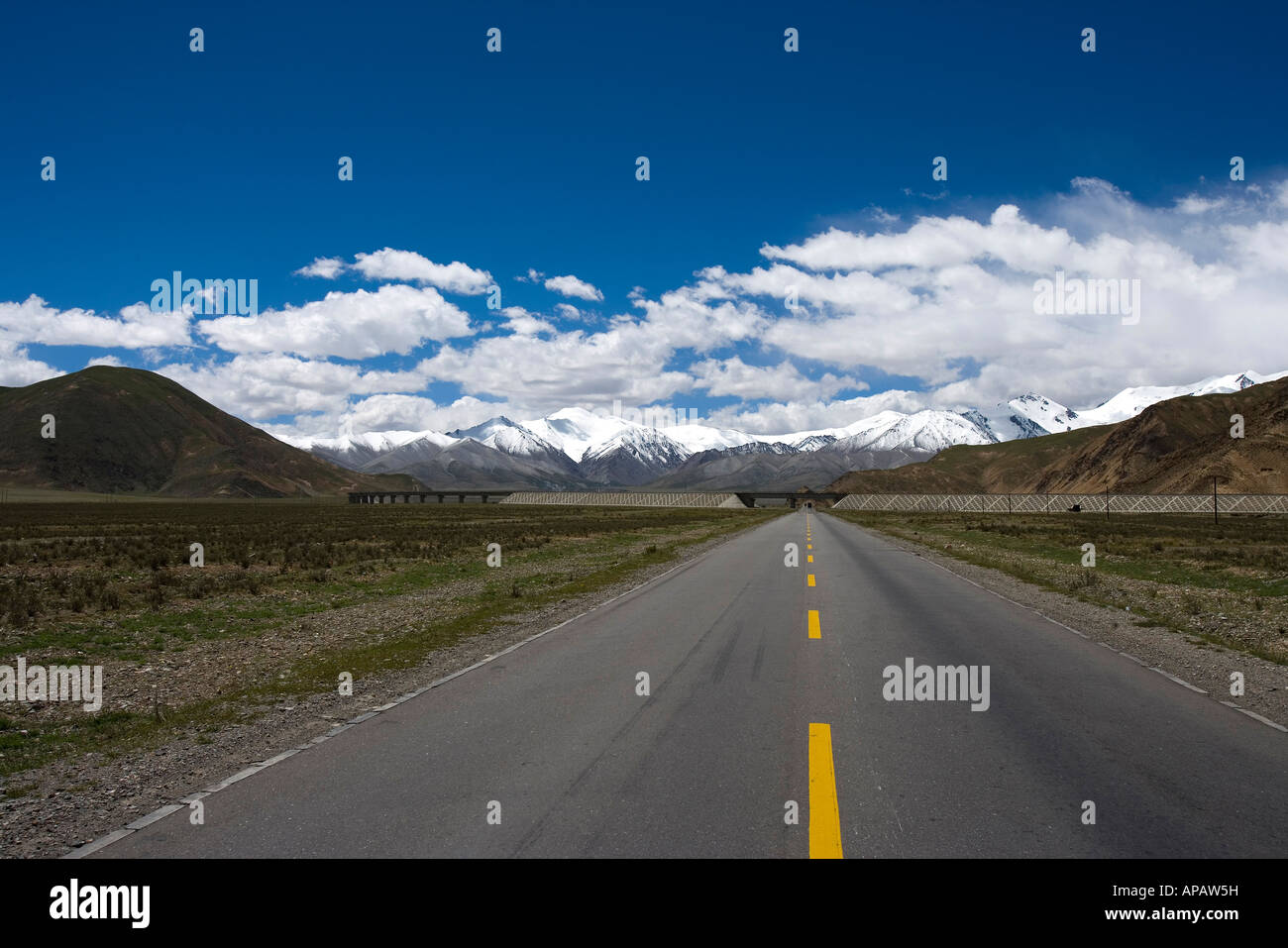 Kunlun hi-res stock photography and images - Alamy