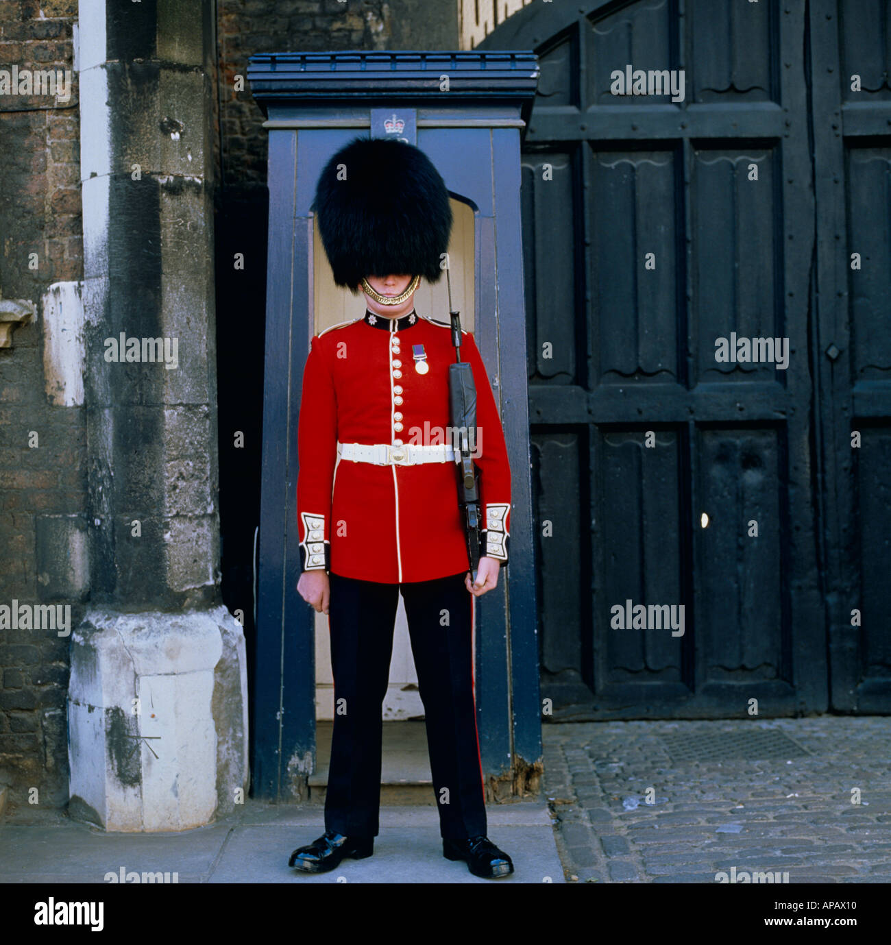 Soldier Guarding Outside Clarence House London U.K Stock Photo - Alamy