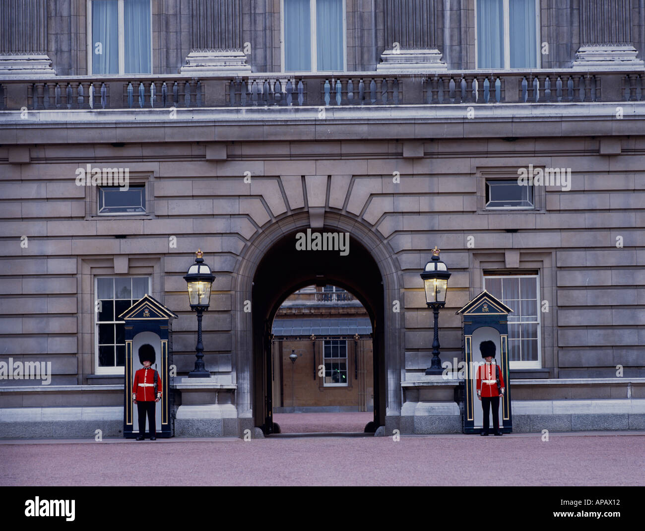 Buckingham Palace The Mall London U.K Stock Photo - Alamy