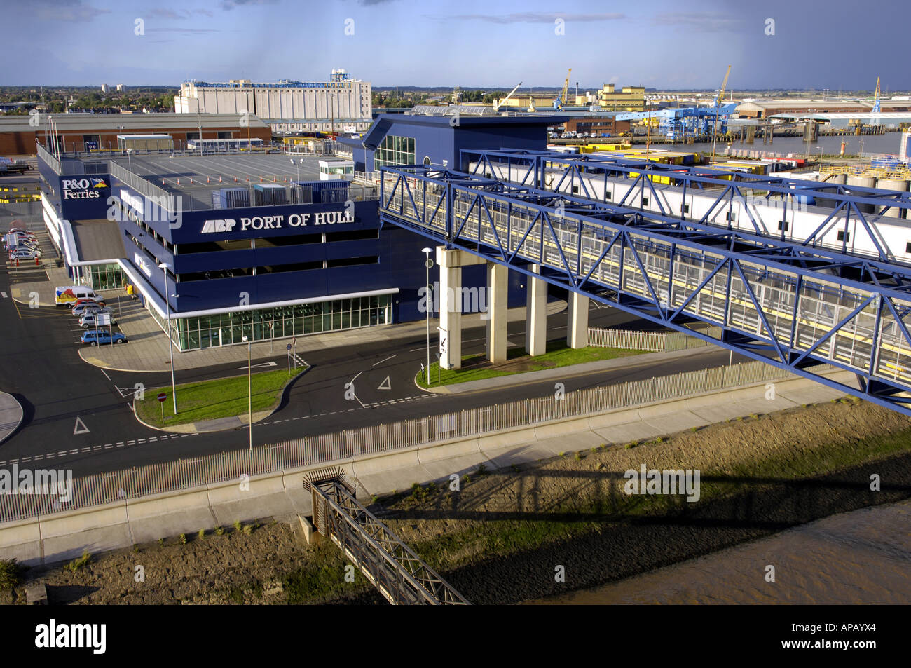 Hull terminal ferryport port pride of rotterdam freight lorries wagons ...