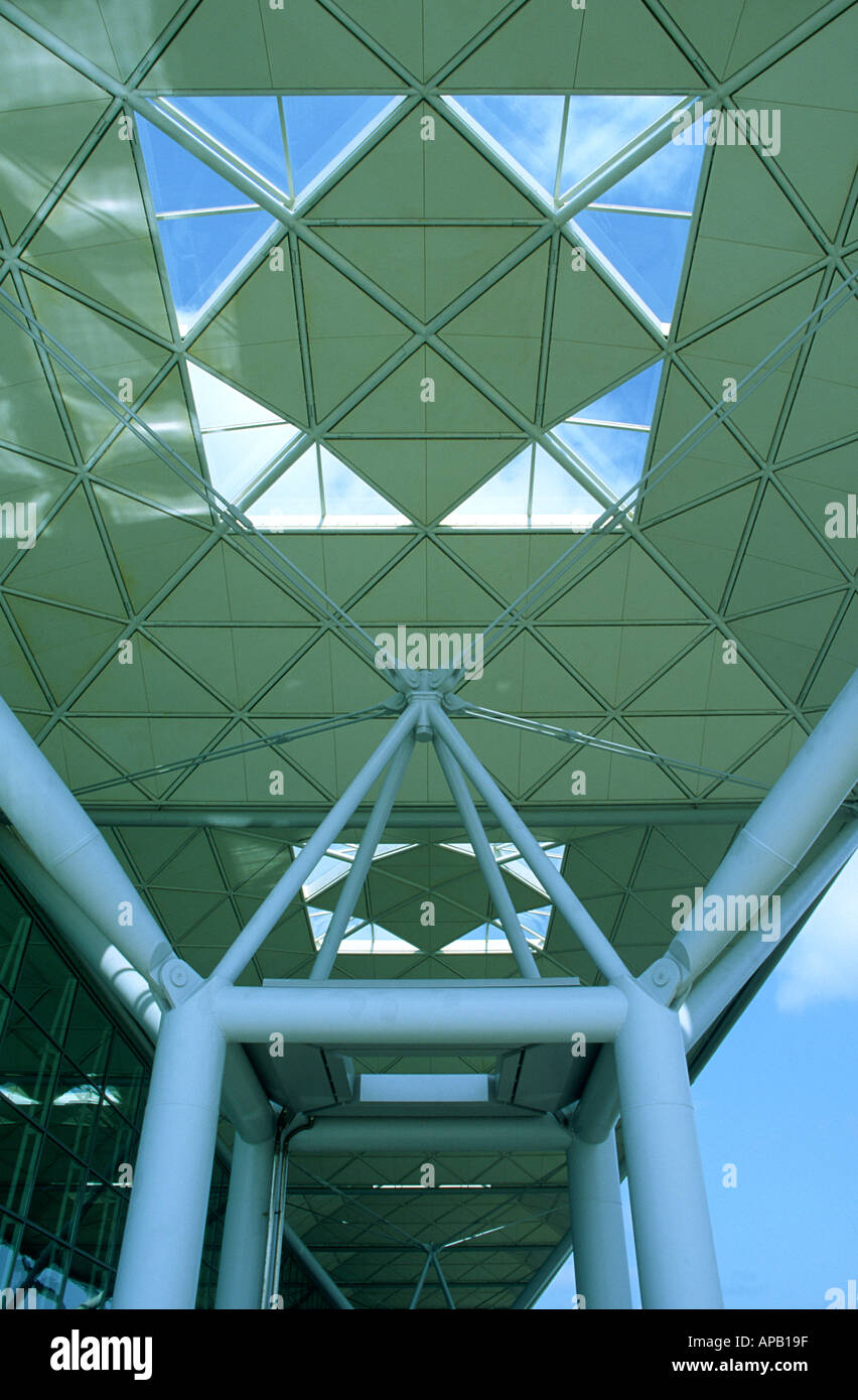Structural detail of canopy roof Stansted Airport Essex England Stock ...