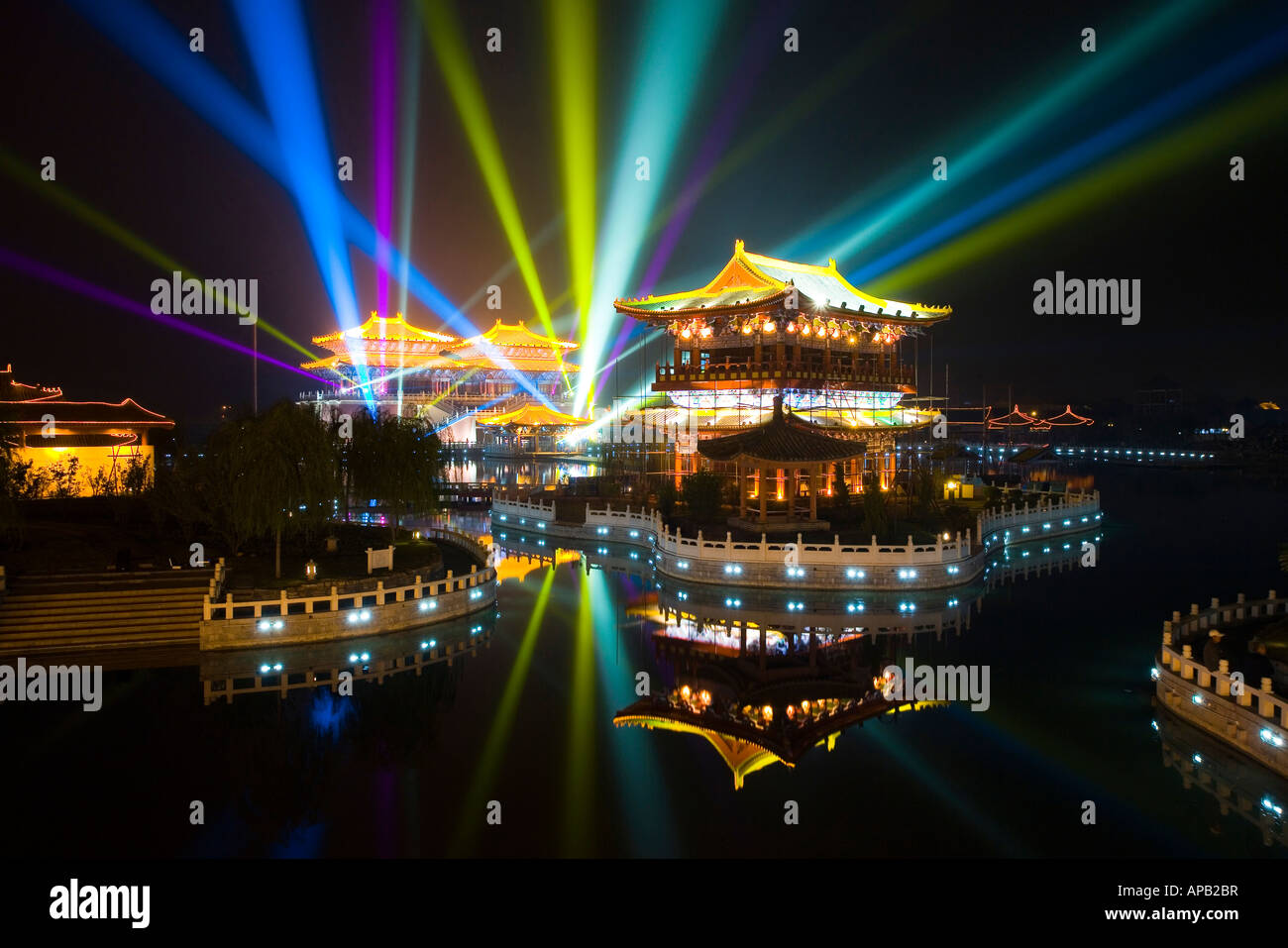 Qingming Riverside Landscape Garden in Kaifeng city Stock Photo - Alamy