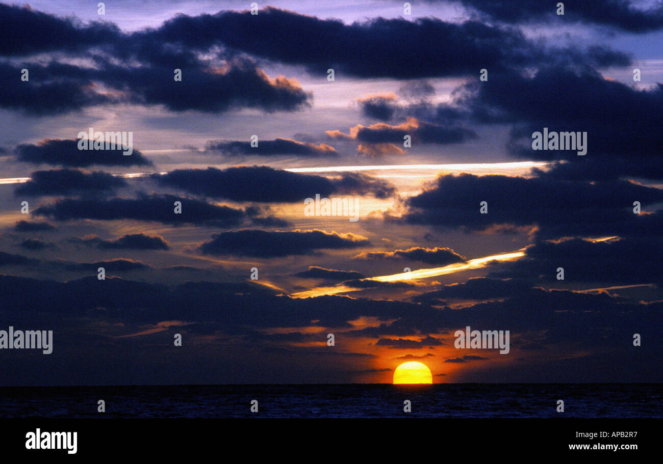 Dramatic sunset hi-res stock photography and images - Alamy
