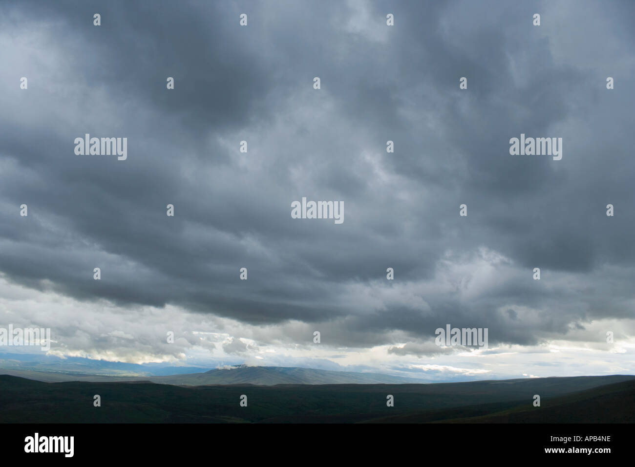 Threatening storm clouds over eastern Washington between Selah and ...