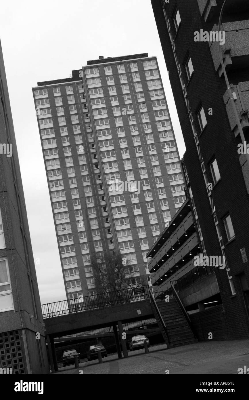 Inner city tower block Glasgow Scotland Stock Photo - Alamy