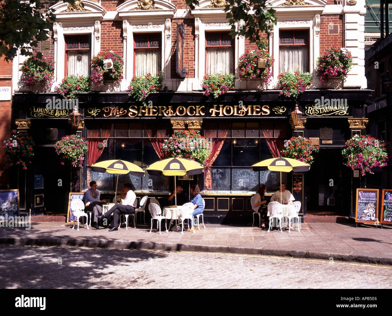Sherlock holmes pub exterior london hi-res stock photography and images ...
