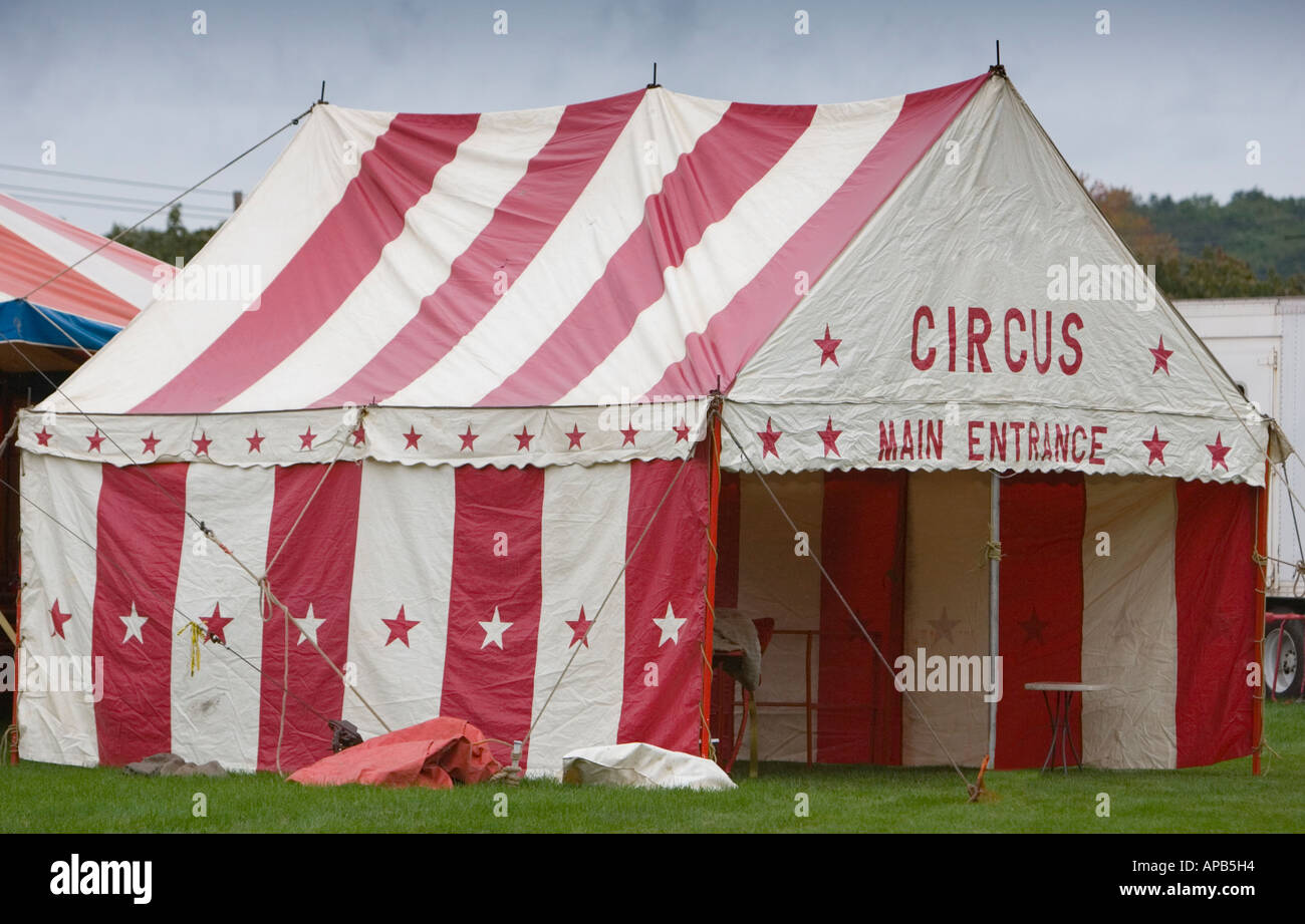 Circus entrance not london hi-res stock photography and images - Alamy